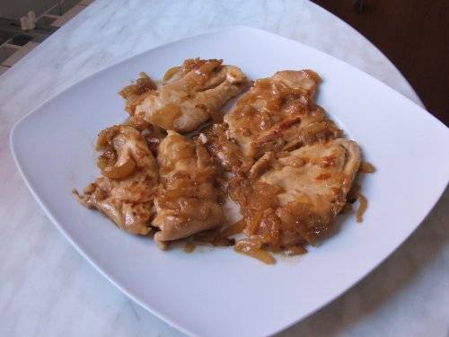 Receta de Pechugas de pollo rellenas y glaseadas con ensalada suiza